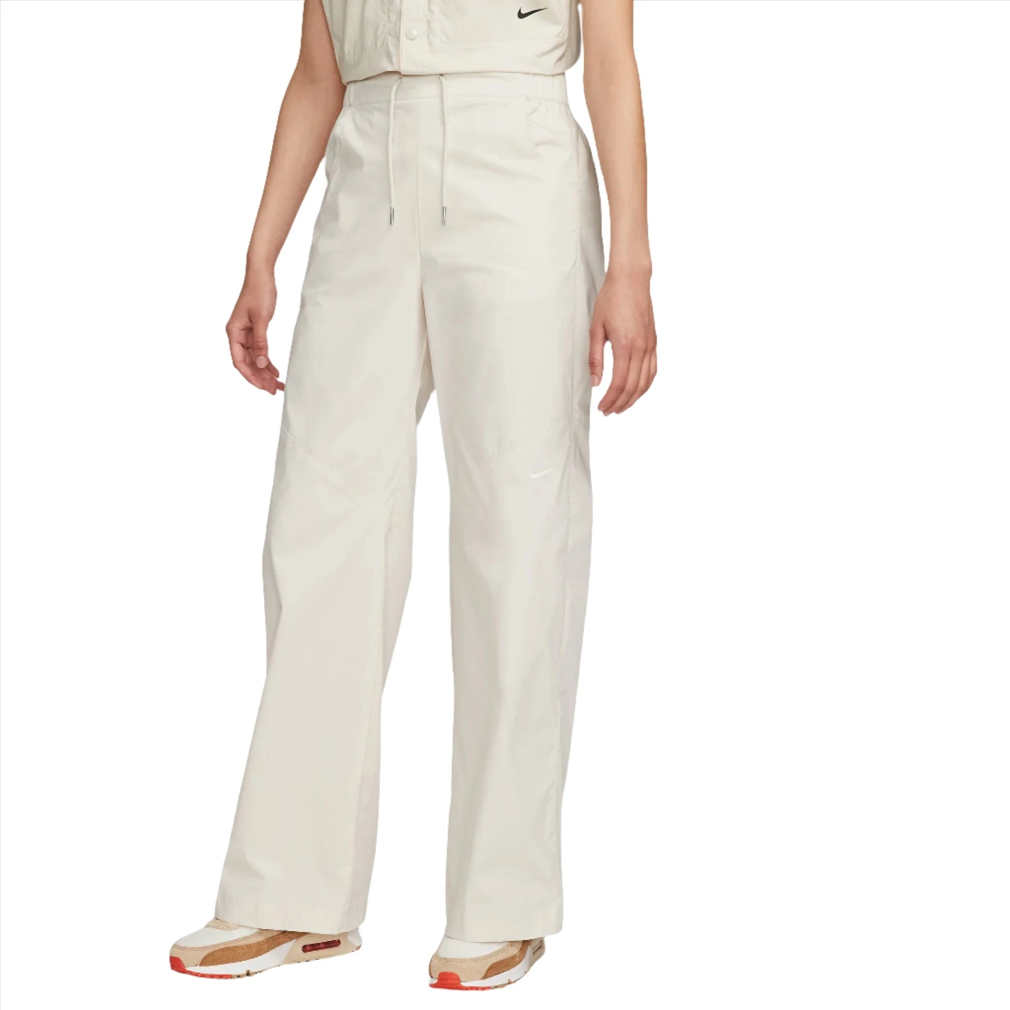 Sportswear Essentials Woven High-Rise Trousers